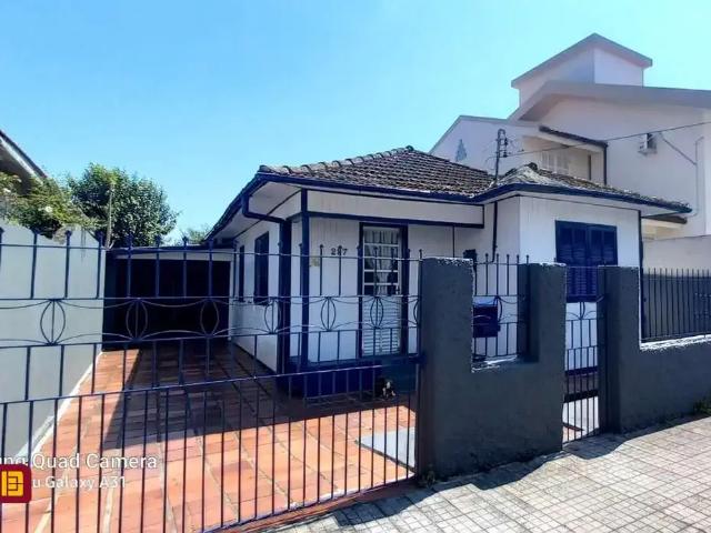Casa / Sobrado para Venda em Florianópolis/SC Balneário 3 Quartos