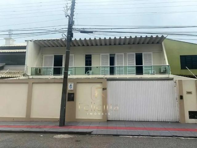 Casa / Sobrado para Venda em Florianópolis/SC Balneário 4 Quartos