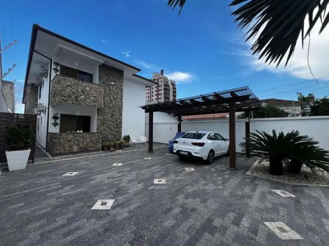 Casa / Sobrado para Venda em Florianópolis/SC Balneário 9 Quartos