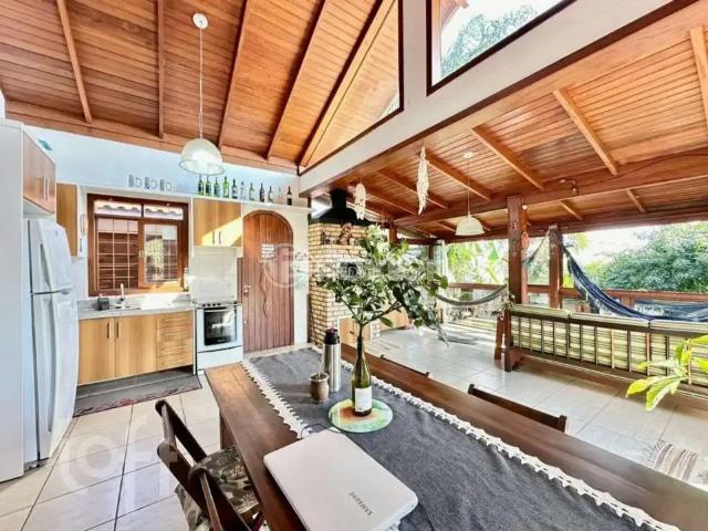 Casa / Sobrado para Venda em Florianópolis/SC Barra da Lagoa 3 Quartos