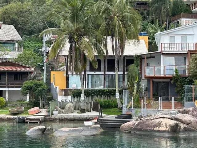 Casa / Sobrado para Venda em Florianópolis/SC Barra da Lagoa 5 Quartos