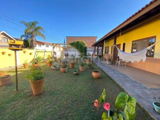 Casa / Sobrado para Venda em Florianópolis/SC Barra da Lagoa 5 Quartos
