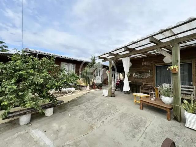 Casa / Sobrado para Venda em Florianópolis/SC Barra da Lagoa 5 Quartos
