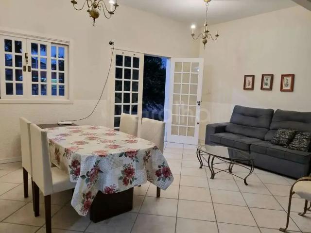 Casa / Sobrado para Venda em Florianópolis/SC Daniela 4 Quartos