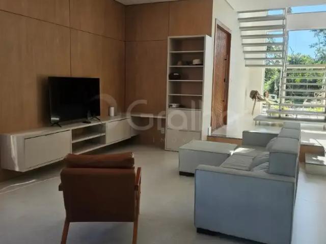 Casa / Sobrado para Venda em Florianópolis/SC Daniela 5 Quartos