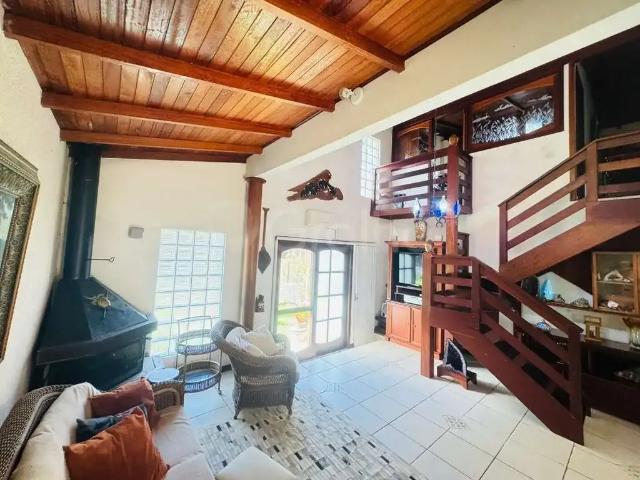 Casa / Sobrado para Venda em Florianópolis/SC Daniela 5 Quartos