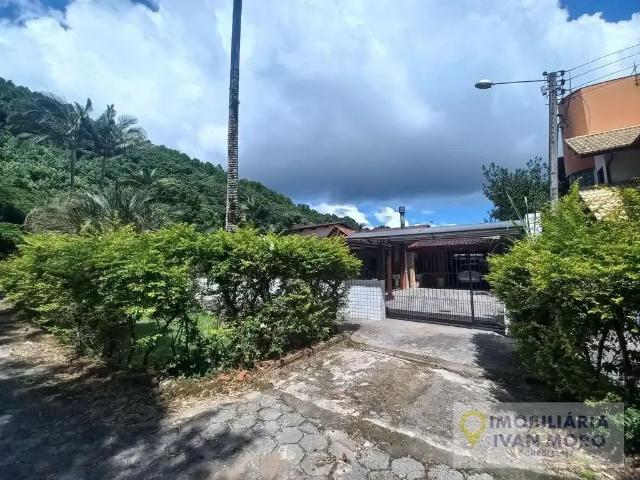 Casa / Sobrado para Venda em Florianópolis/SC Daniela 5 Quartos