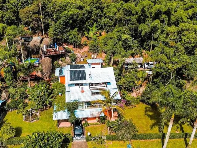 Casa / Sobrado para Venda em Florianópolis/SC Daniela 6 Quartos