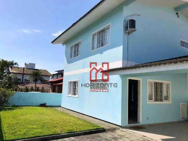Casa / Sobrado para Venda em Florianópolis/SC Daniela 6 Quartos