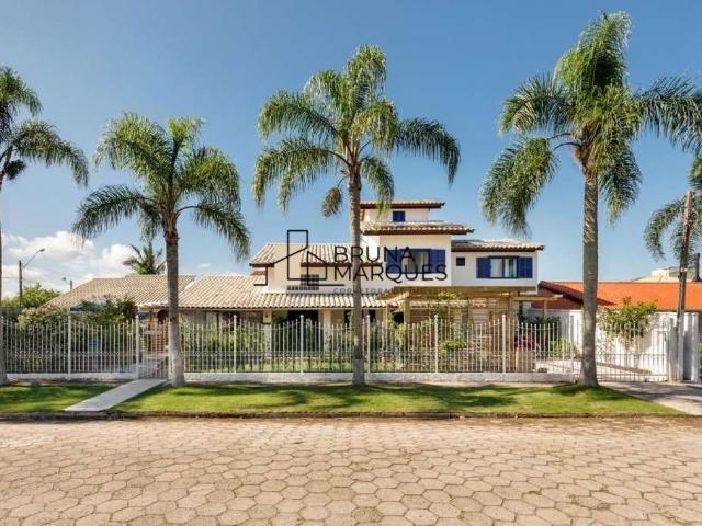 Casa / Sobrado para Venda em Florianópolis/SC Daniela 6 Quartos