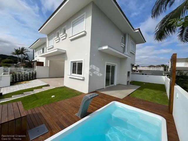 Casa / Sobrado para Venda em Florianópolis/SC Daniela 3 Quartos