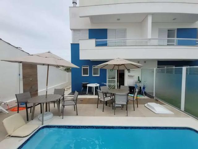 Casa / Sobrado para Venda em Florianópolis/SC Daniela 3 Quartos