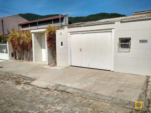 Casa / Sobrado para Venda em Florianópolis/SC Itacorubi 2 Quartos