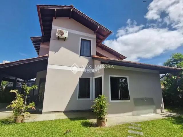 Casa / Sobrado para Venda em Florianópolis/SC Itacorubi 3 Quartos