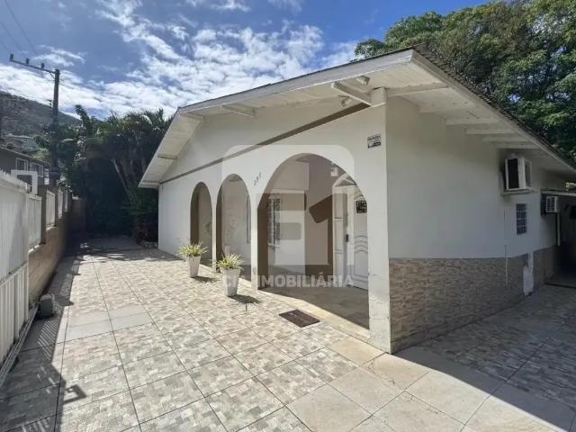 Casa / Sobrado para Venda em Florianópolis/SC Itacorubi 3 Quartos