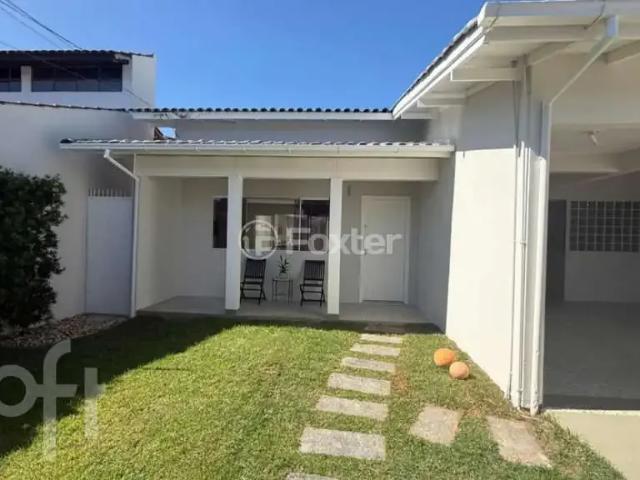 Casa / Sobrado para Venda em Florianópolis/SC Itacorubi 3 Quartos