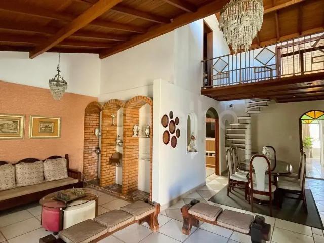 Casa / Sobrado para Venda em Florianópolis/SC Itacorubi 4 Quartos