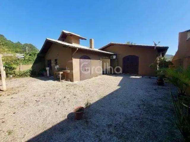 Casa / Sobrado para Venda em Florianópolis/SC Itacorubi 4 Quartos