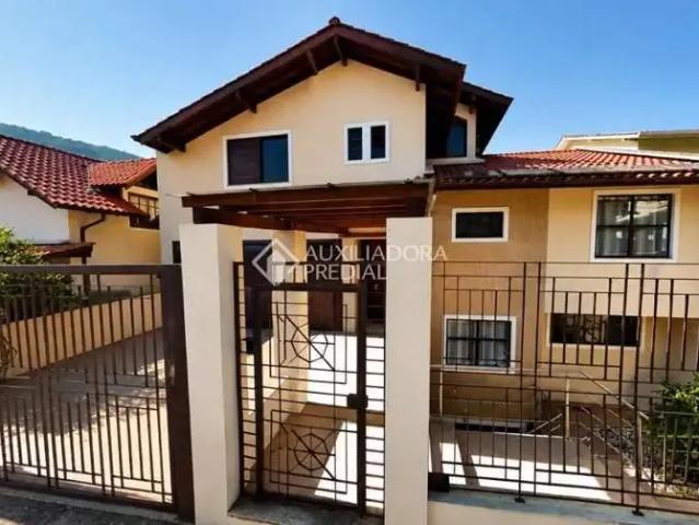 Casa / Sobrado para Venda em Florianópolis/SC Itacorubi 4 Quartos