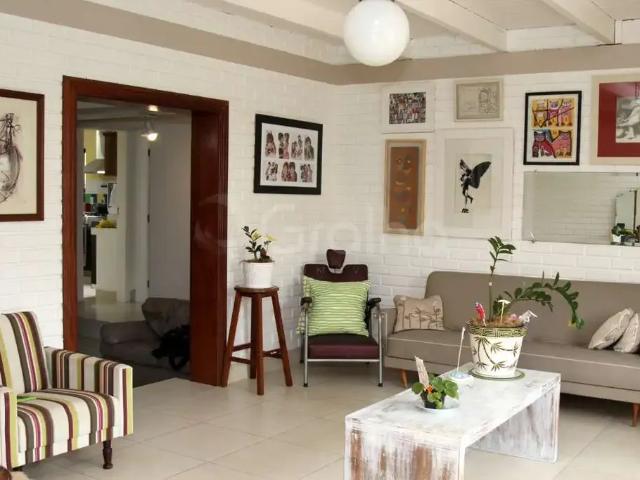 Casa / Sobrado para Venda em Florianópolis/SC Itacorubi 4 Quartos