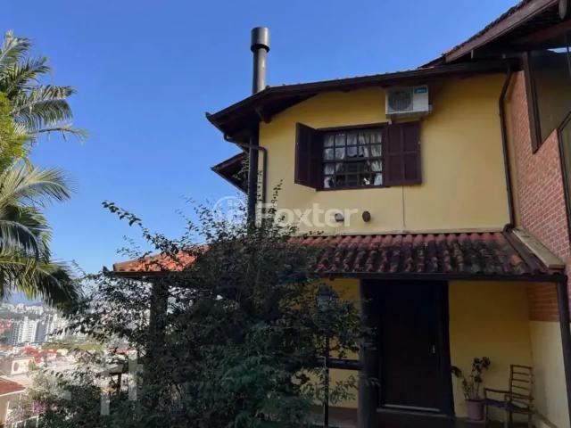 Casa / Sobrado para Venda em Florianópolis/SC Itacorubi 4 Quartos