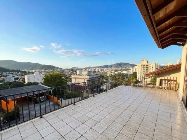 Casa / Sobrado para Venda em Florianópolis/SC Itacorubi 5 Quartos