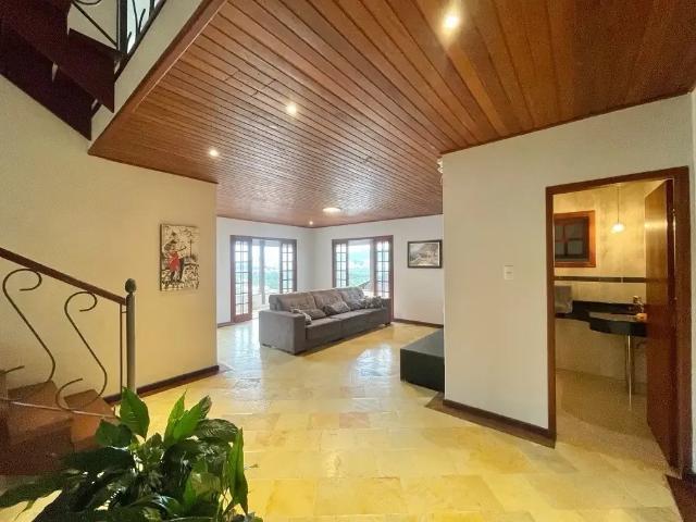 Casa / Sobrado para Locação em Florianópolis/SC Itacorubi 6 Quartos