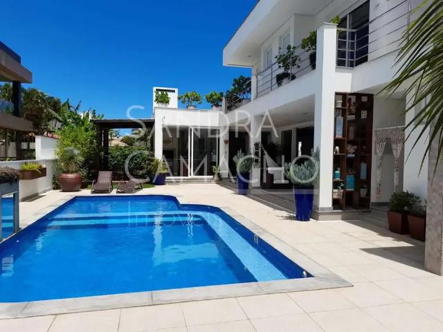 Casa / Sobrado para Venda em Florianópolis/SC Jurerê Internacional 4 Quartos