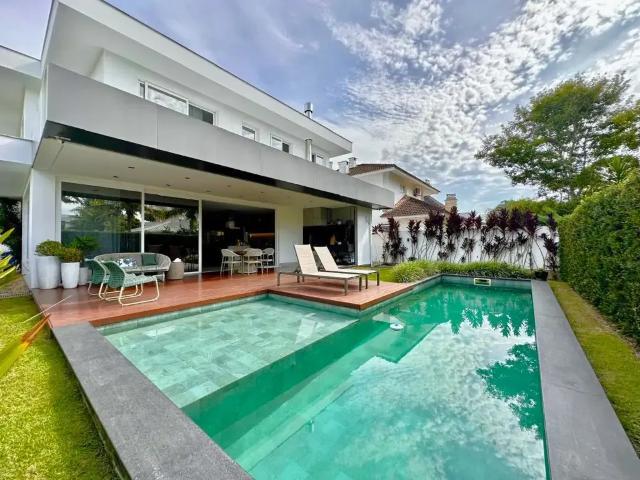 Casa / Sobrado para Venda em Florianópolis/SC Jurerê Internacional 4 Quartos