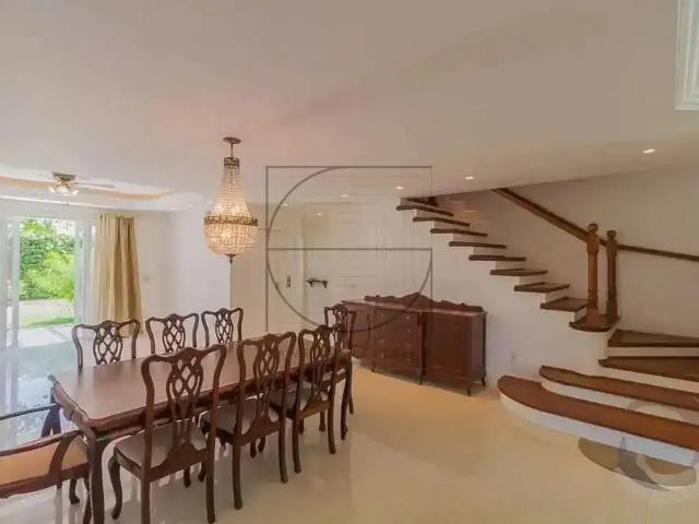 Casa / Sobrado para Venda em Florianópolis/SC Jurerê Internacional 5 Quartos
