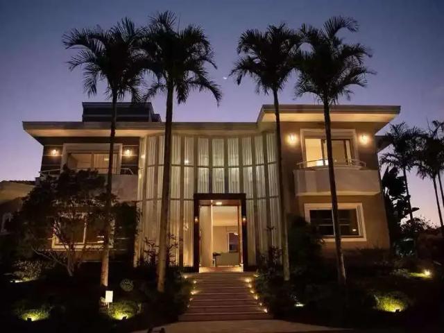 Casa / Sobrado para Venda em Florianópolis/SC Jurerê 4 Quartos