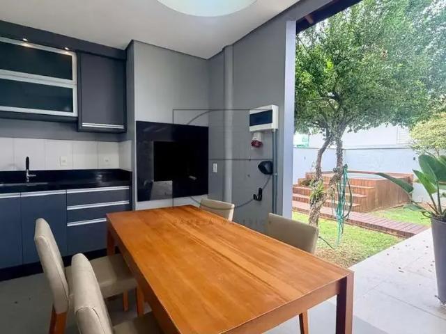 Casa / Sobrado para Venda em Florianópolis/SC Jurerê 4 Quartos