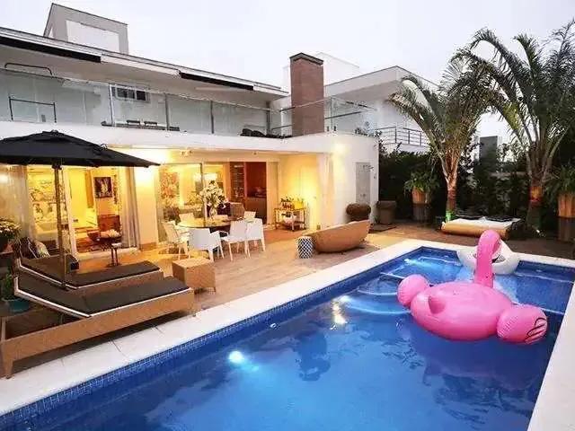 Casa / Sobrado para Venda em Florianópolis/SC Jurerê 5 Quartos