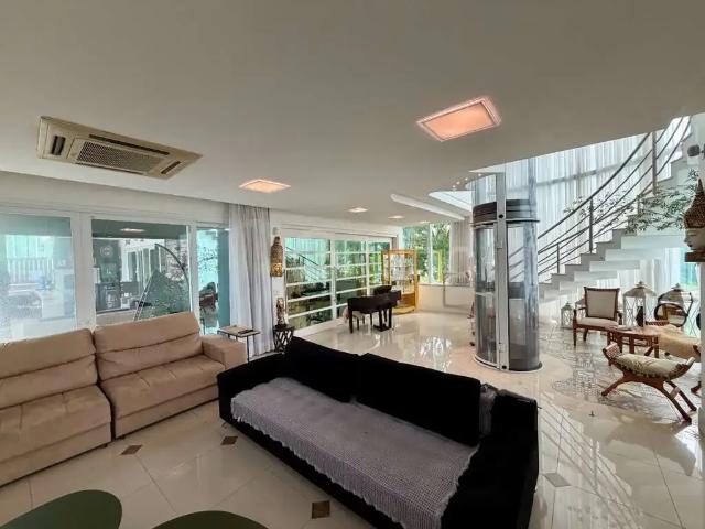 Casa / Sobrado para Venda em Florianópolis/SC Jurerê 6 Quartos