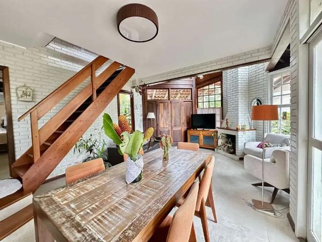 Casa / Sobrado para Venda em Florianópolis/SC Lagoa da Conceição 4 Quartos
