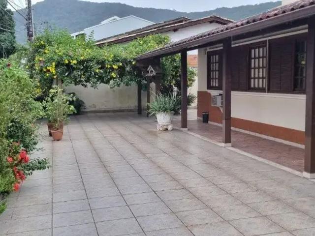 Casa / Sobrado para Venda em Florianópolis/SC Lagoa da Conceição 5 Quartos