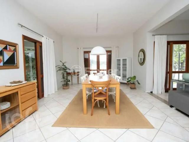 Casa / Sobrado para Venda em Florianópolis/SC Lagoa da Conceição 6 Quartos
