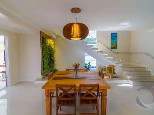 Casa / Sobrado para Venda em Florianópolis/SC Morro das Pedras 4 Quartos