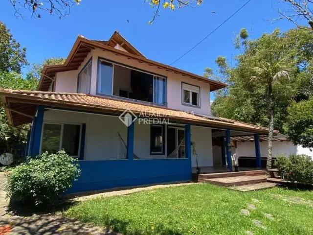 Casa / Sobrado para Venda em Florianópolis/SC Morro das Pedras 4 Quartos