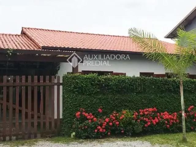 Casa / Sobrado para Venda em Florianópolis/SC Morro das Pedras 4 Quartos