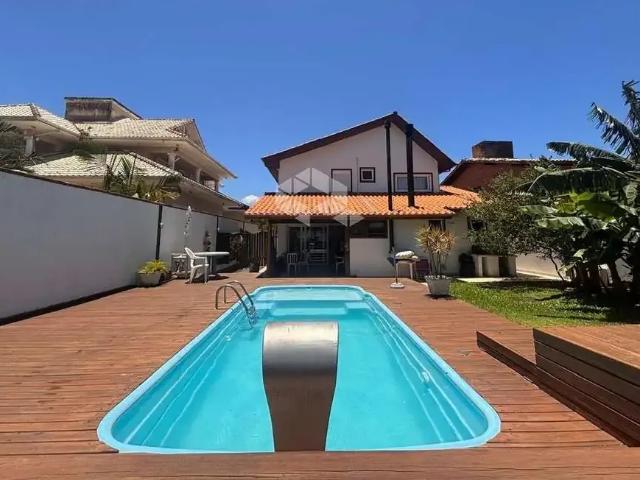 Casa / Sobrado para Venda em Florianópolis/SC Morro das Pedras 4 Quartos