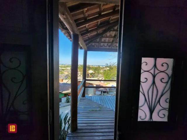 Casa / Sobrado para Venda em Florianópolis/SC Morro das Pedras 2 Quartos