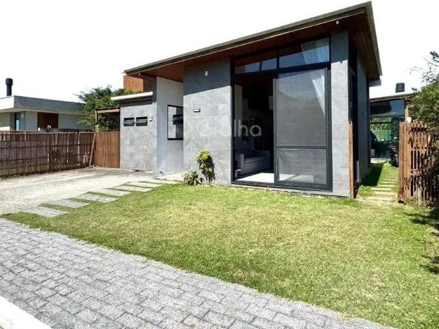 Casa / Sobrado para Venda em Florianópolis/SC Morro das Pedras 3 Quartos