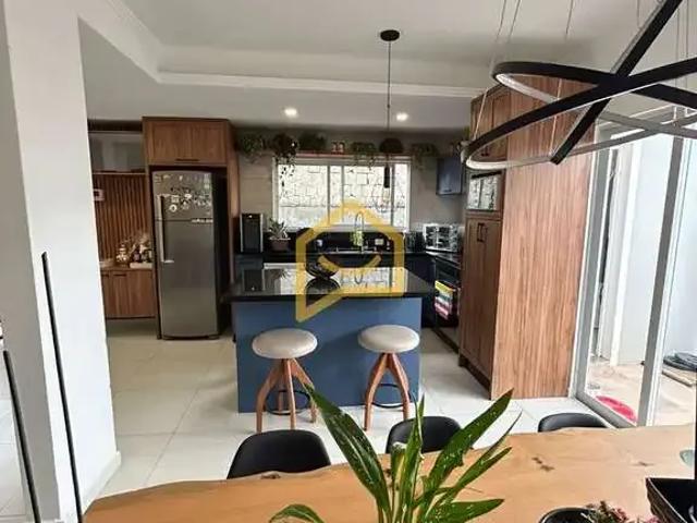 Casa / Sobrado para Venda em Florianópolis/SC Morro das Pedras 3 Quartos