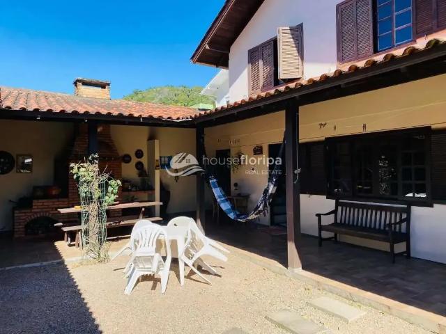 Casa / Sobrado para Venda em Florianópolis/SC Morro das Pedras 3 Quartos