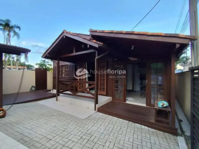 Casa / Sobrado para Venda em Florianópolis/SC Morro das Pedras 3 Quartos