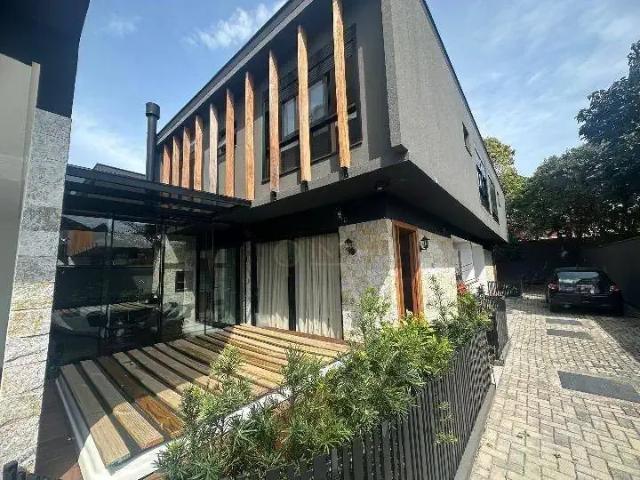 Casa / Sobrado para Venda em Florianópolis/SC Morro das Pedras 3 Quartos