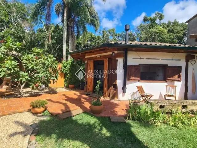 Casa / Sobrado para Venda em Florianópolis/SC São João do Rio Vermelho 2 Quartos