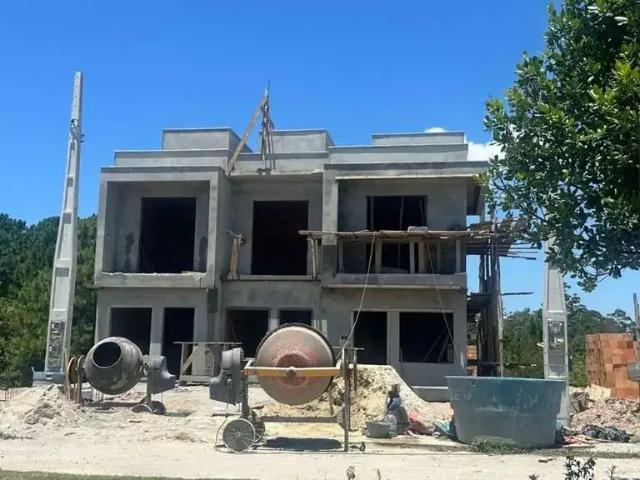 Casa / Sobrado para Venda em Florianópolis/SC São João do Rio Vermelho 2 Quartos