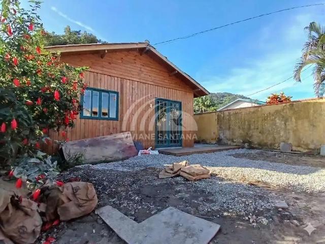Casa / Sobrado para Venda em Florianópolis/SC São João do Rio Vermelho 2 Quartos